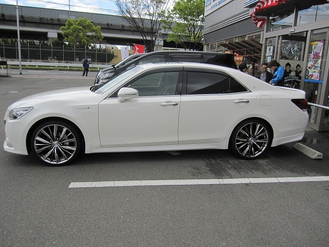 クラウンアスリート 210系 DBA-GRS210 | 装着ギャラリー | カーポートマルゼン