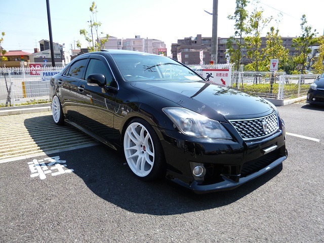 クラウンアスリート 200系 DBA-GRS200(200系) | 装着ギャラリー | カーポートマルゼン