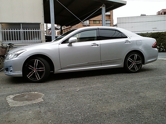 クラウンロイヤル 200系 DBA-GRS202(200系) | 装着ギャラリー | カーポートマルゼン