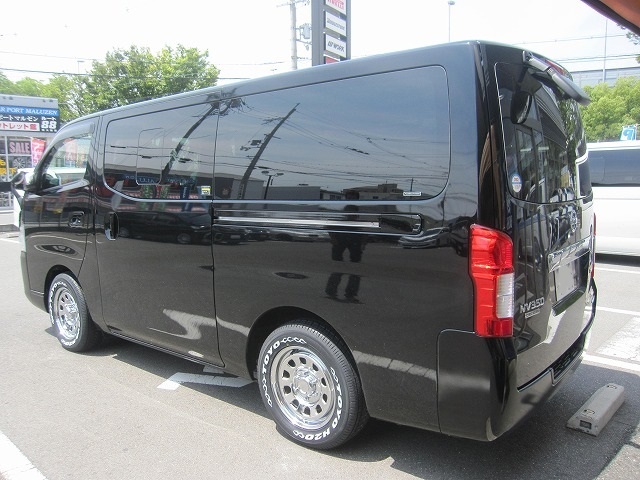 キャラバン E26系(NV350)【LT】 CBF-VR2E26、CBF-CS4E26、LDF-VW2E26 | 装着ギャラリー | カーポートマルゼン