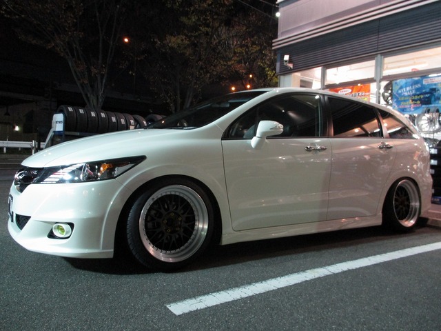 ストリーム RN系 DBA-RN6/RN7 | 装着ギャラリー | カーポートマルゼン