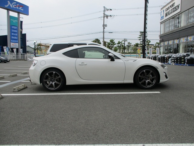 86 ZN6 DBA-ZN6 | 装着ギャラリー | カーポートマルゼン