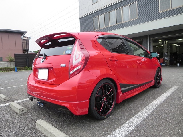 アクア NHP系 NHP10 | 装着ギャラリー | カーポートマルゼン