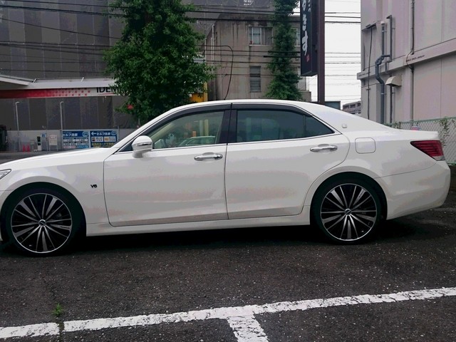 クラウンロイヤル 210系 DBA-GRS210 | 装着ギャラリー | カーポートマルゼン