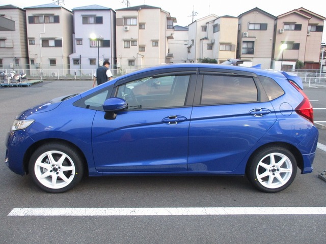 フィット GK系 DBA-GK3 | 装着ギャラリー | カーポートマルゼン