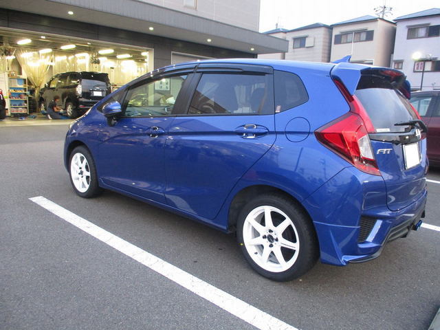 フィット GK系 DBA-GK3 | 装着ギャラリー | カーポートマルゼン