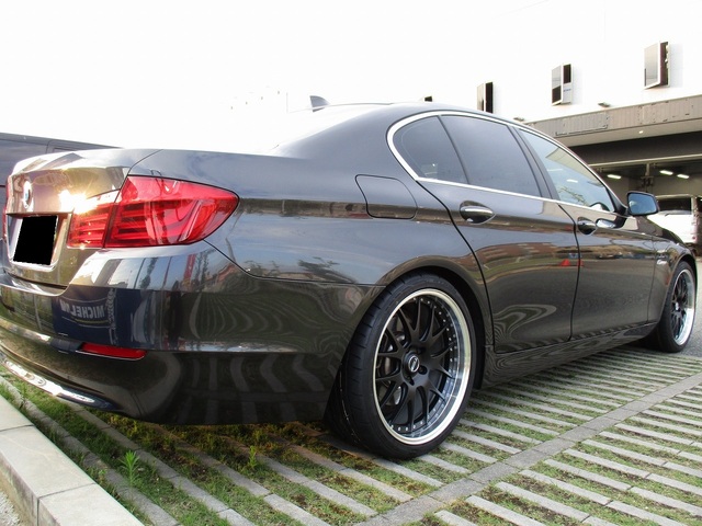 5シリーズ F10 DBA-FP25 (F10) | 装着ギャラリー | カーポートマルゼン