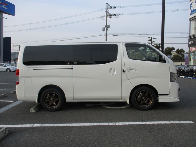 キャラバン E26系(NV350)【LT】 CBF-VR2E26、CBF-CS4E26、LDF-VW2E26 | 装着ギャラリー | カーポートマルゼン