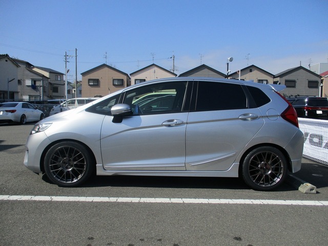 フィット GK系 DBA-GK5 | 装着ギャラリー | カーポートマルゼン