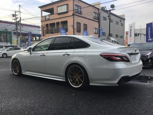 クラウン 20系/220系 3BA-ARS220 | 装着ギャラリー | カーポートマルゼン