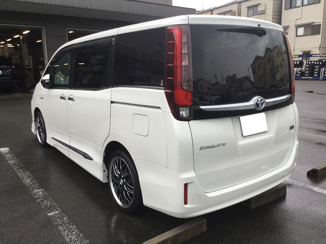 エスクァイア (ESQUIRE) 80系 ZWR80G | 装着ギャラリー | カーポートマルゼン